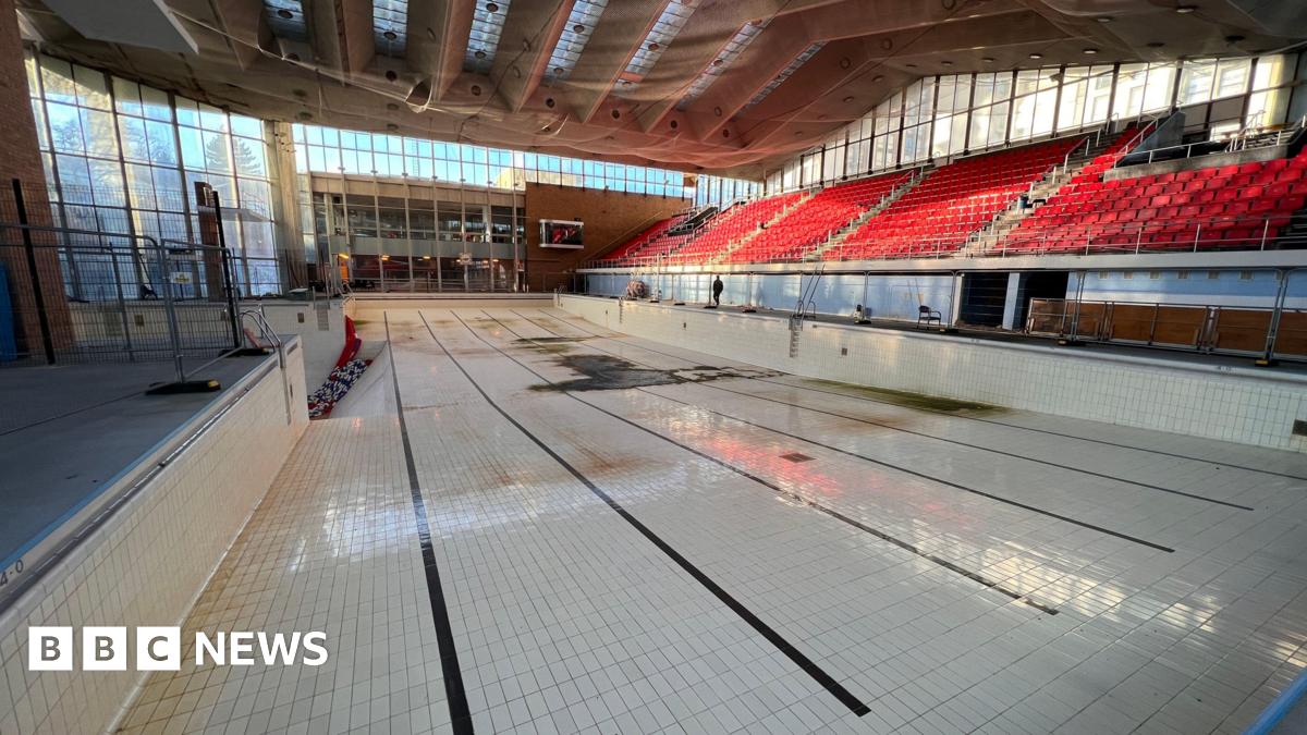 Cov Baths demolition won't be blocked by Historic England - BBC News