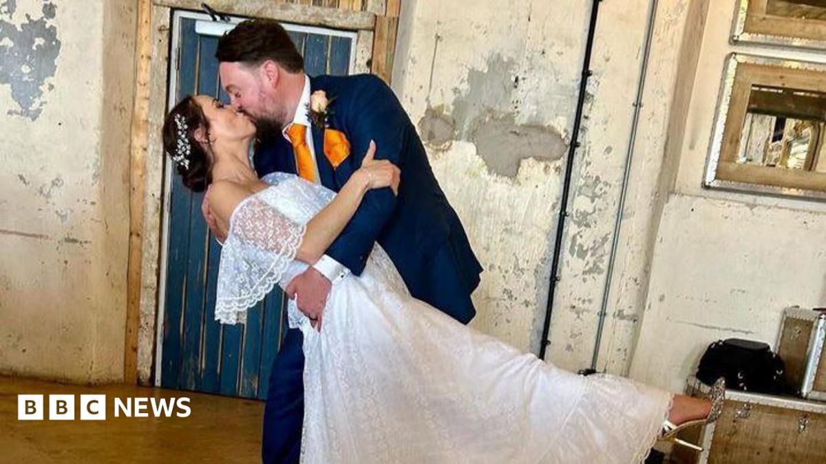 Wedding dress from hospice shop let bride feel close to late mum - BBC News