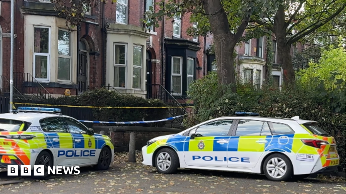 Leeds attempted murder inquiry after boy shot and stabbed - BBC News