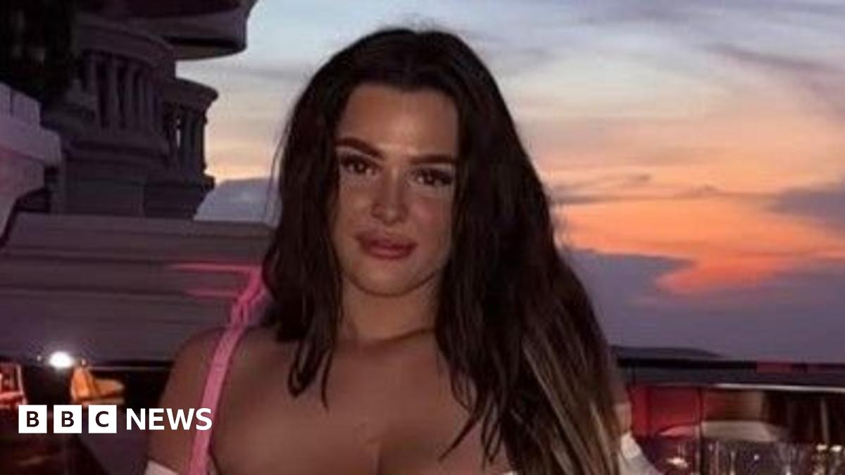 British woman accused of smuggling drugs into Sri Lanka in suitcase - BBC News