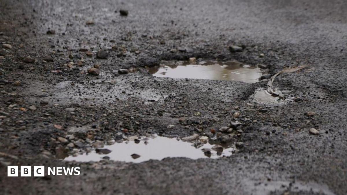 County Durham roads a priority after amber rating, council says - BBC News