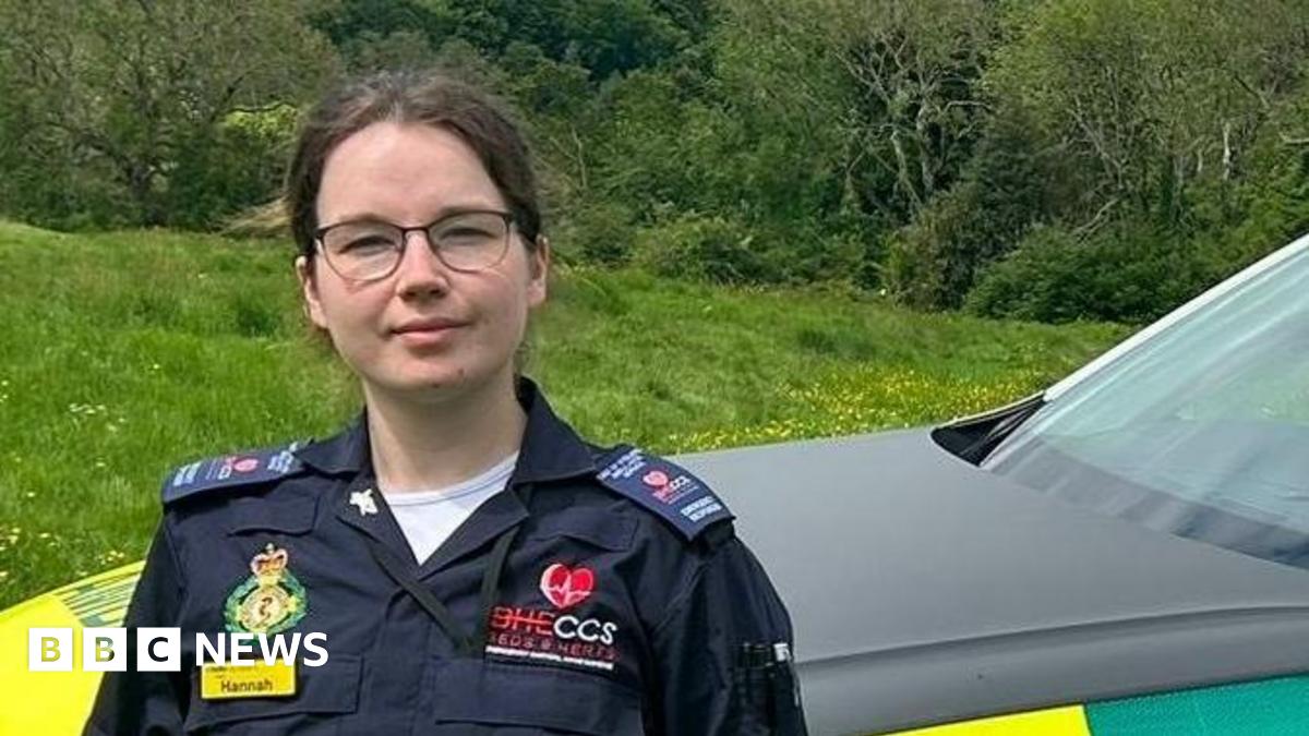 Volunteer emergency responder scheme in Hemel expands - BBC News