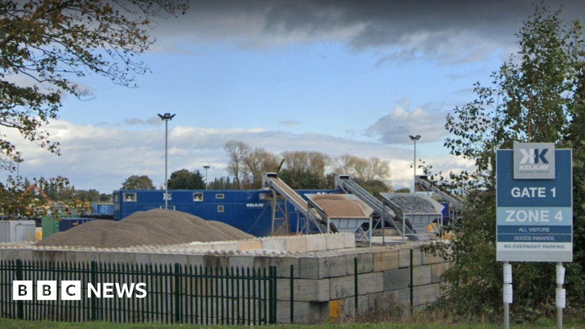 Pollington firm Kelkay Ltd fined after worker killed loading lorry ...