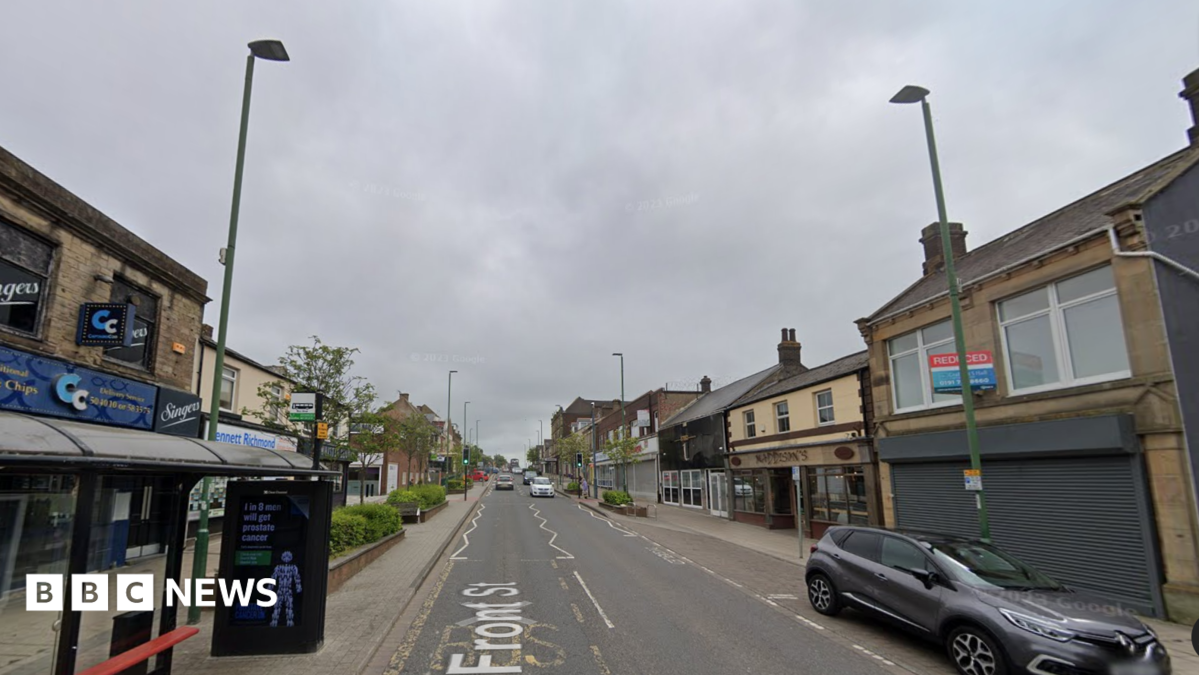 Consett: Five arrested and two in hospital after disturbance - BBC News