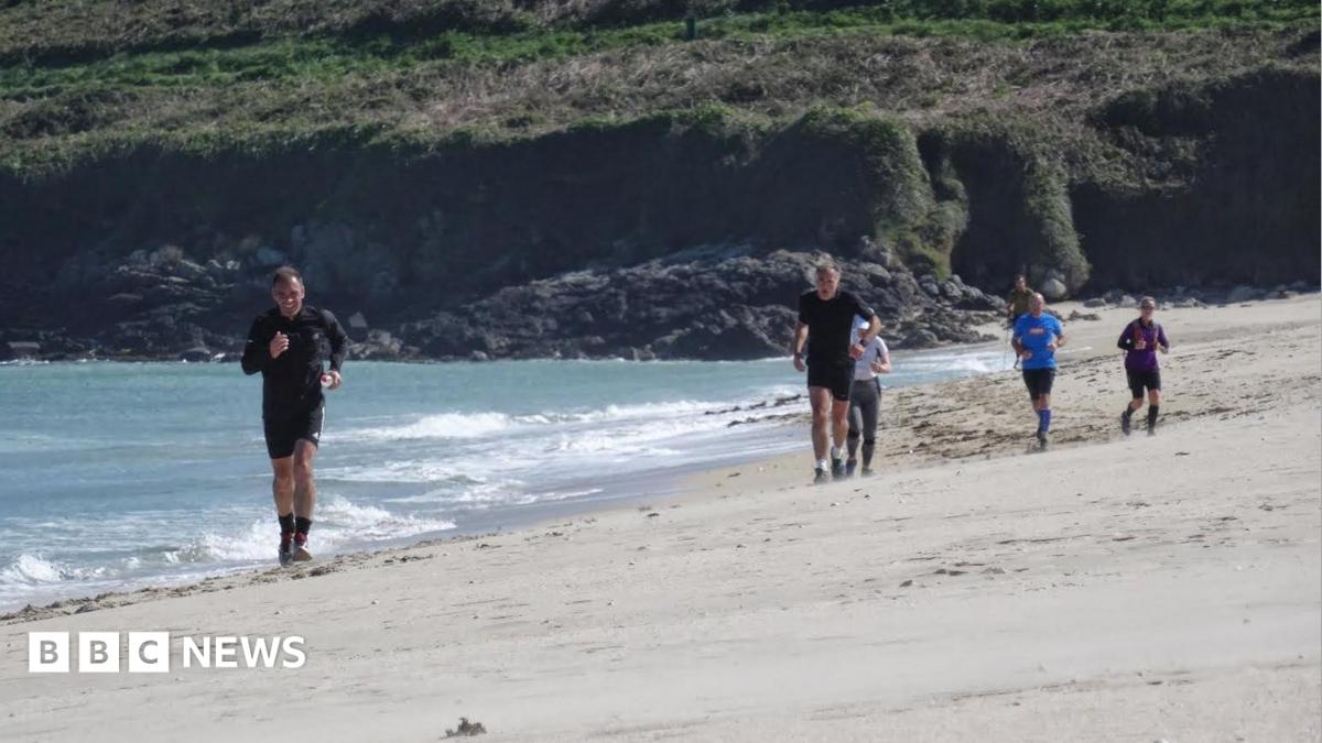 Five Islands Ultra: Runners take on 'legendary' marathon - BBC News
