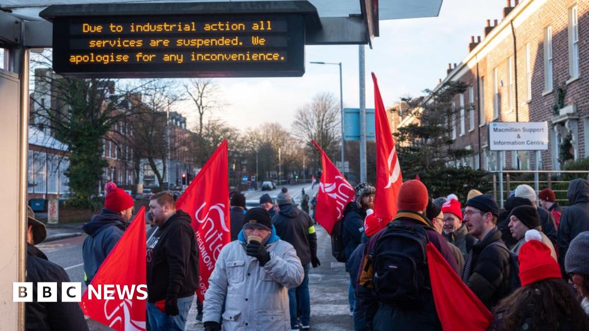 Translink strike to go ahead without more pay detail - union - BBC News