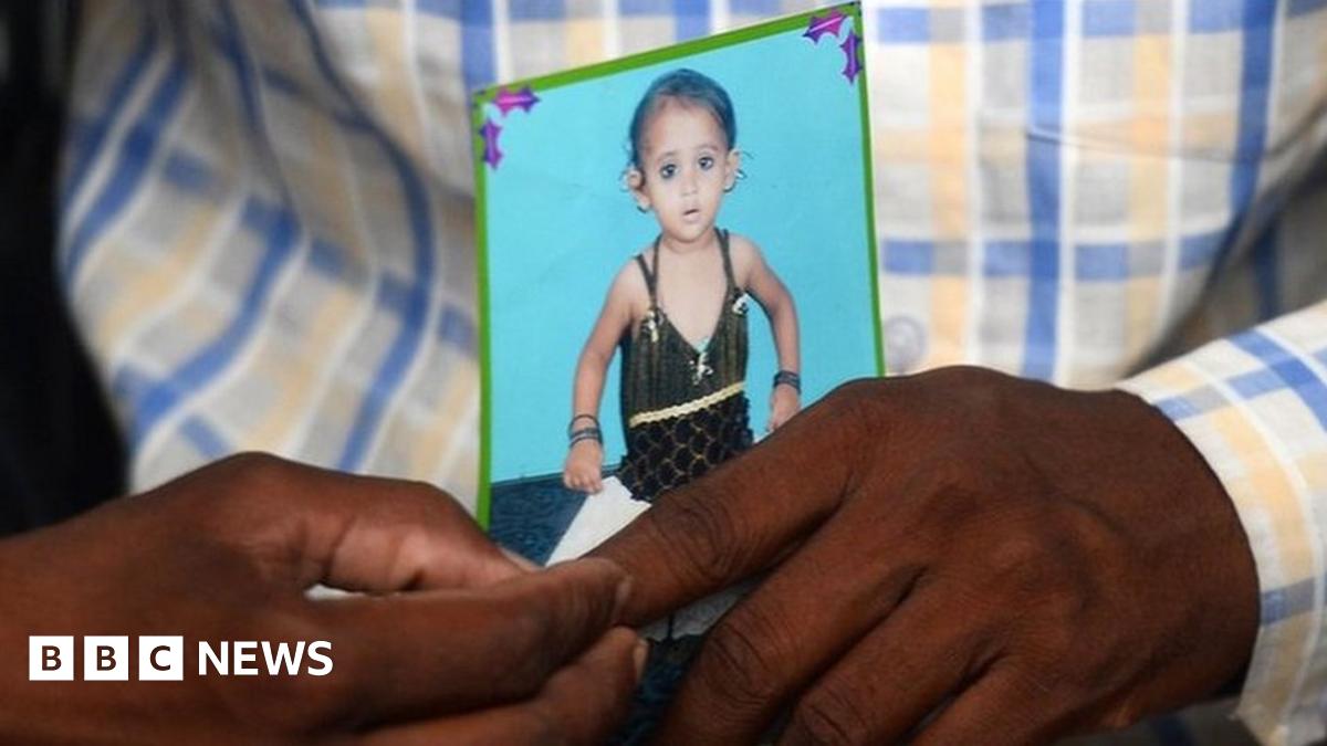 India's Gorakhpur hospital: The night the children died - BBC News