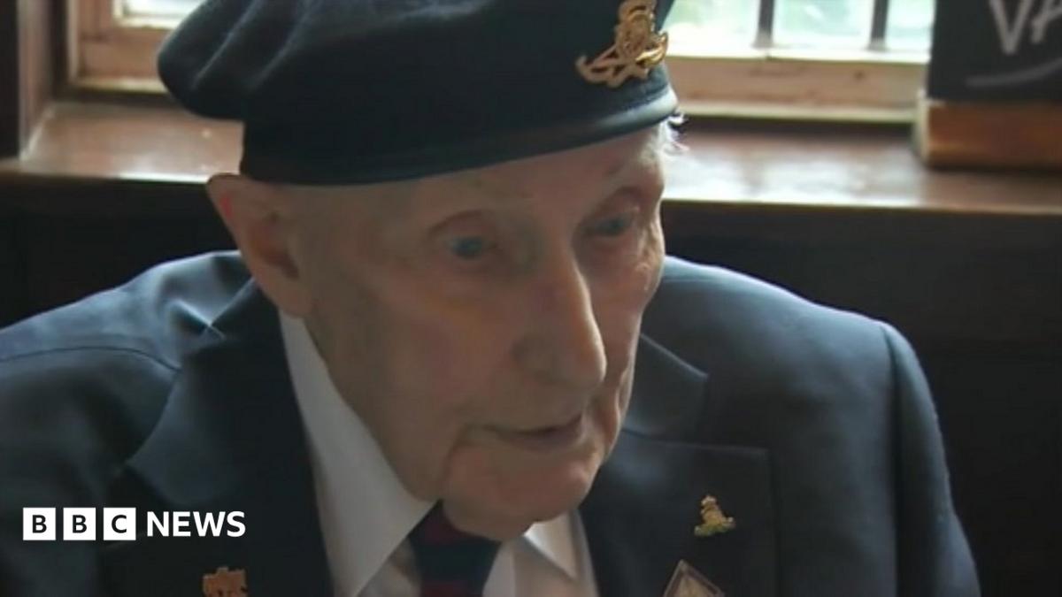 Funeral for 100-year-old WW2 Normandy veteran - BBC News
