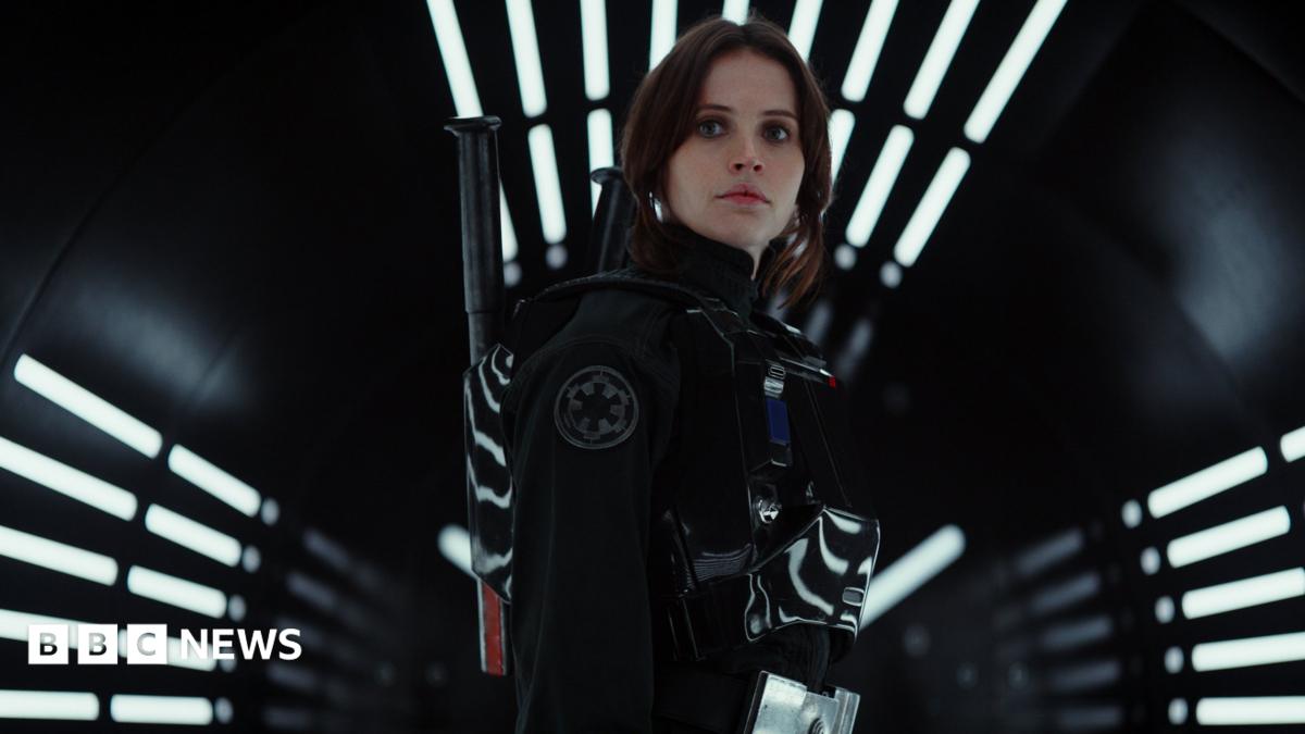 Star Wars Rogue One trailer released - BBC News