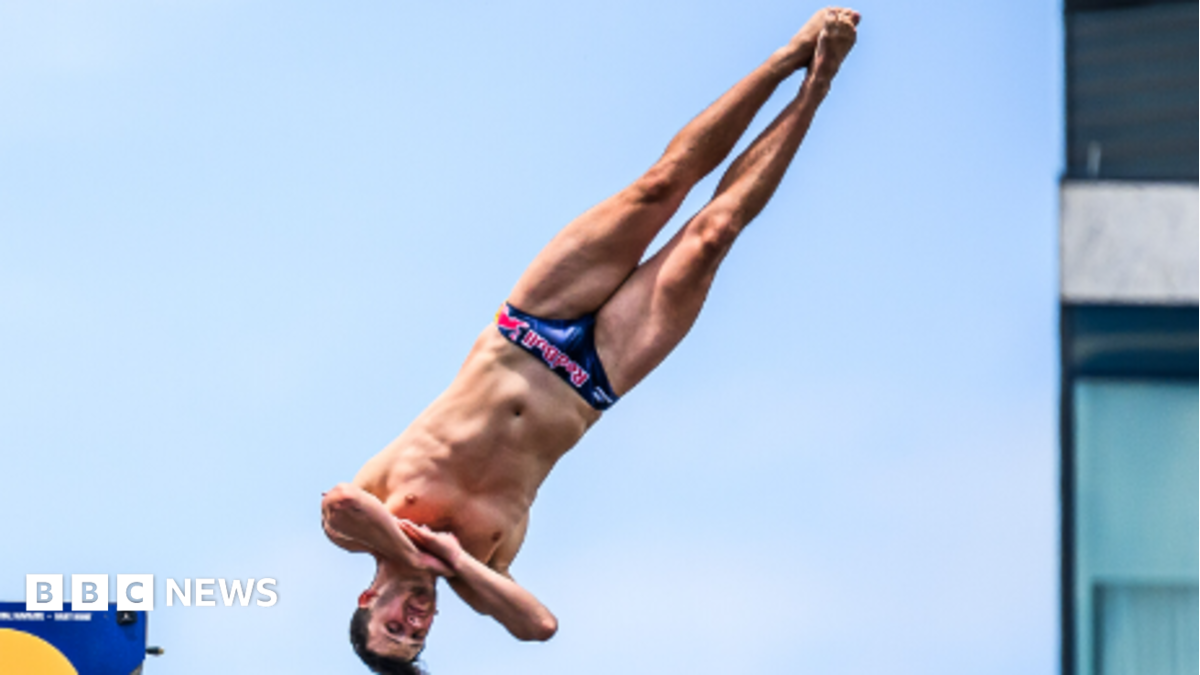 Plymouth cliff diver Heslop back to winning ways - BBC News