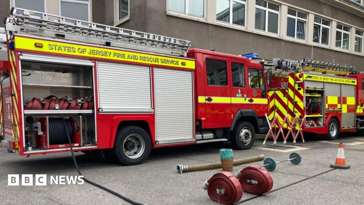 Peer report critical of Jersey fire service - BBC News