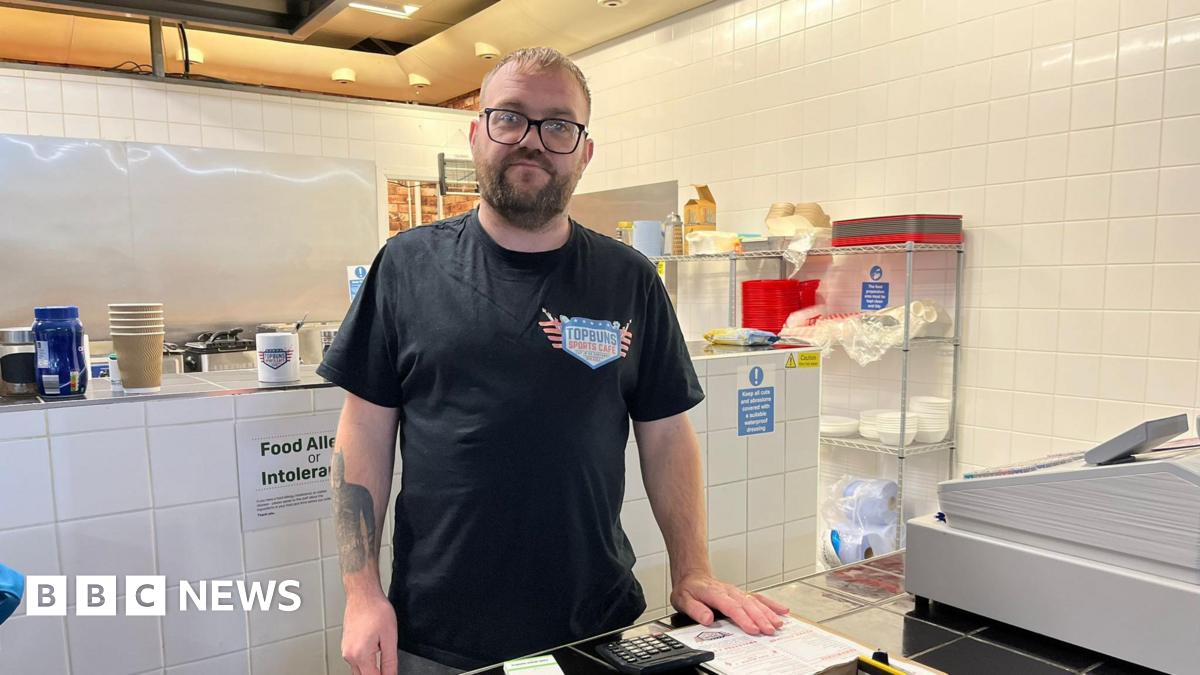 'Grinch' Walsall council criticised for Christmas lights cash cut - BBC ...