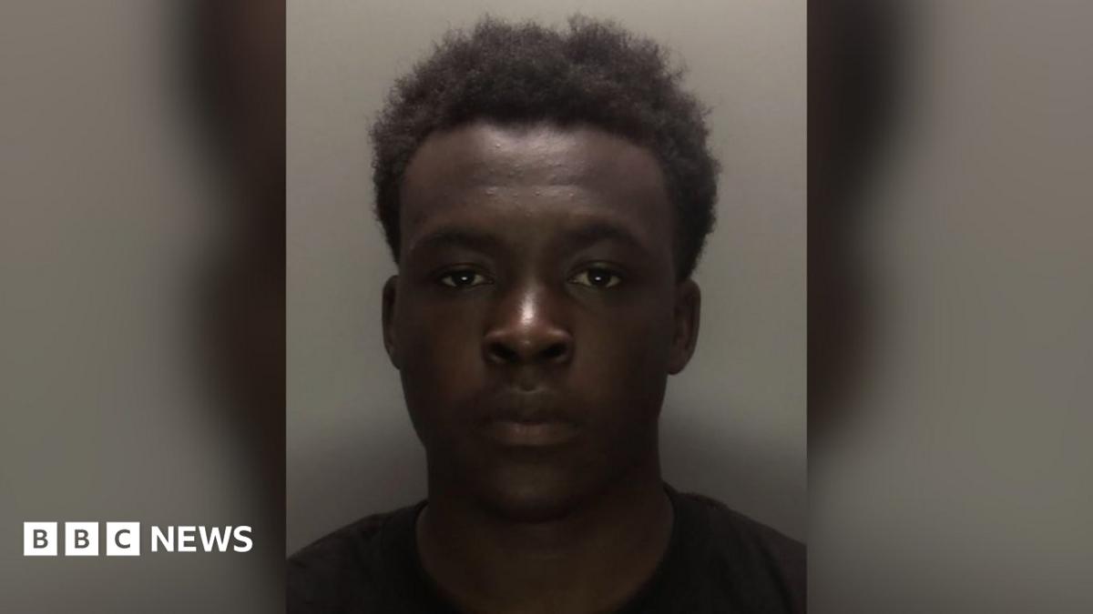 Leicester: Man charged with sexual offences wanted by police - BBC News