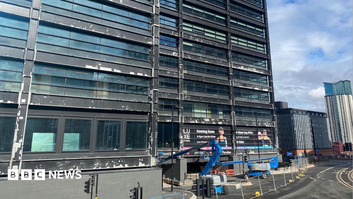 Apologies over appearance of 'landmark' Birmingham building - BBC News