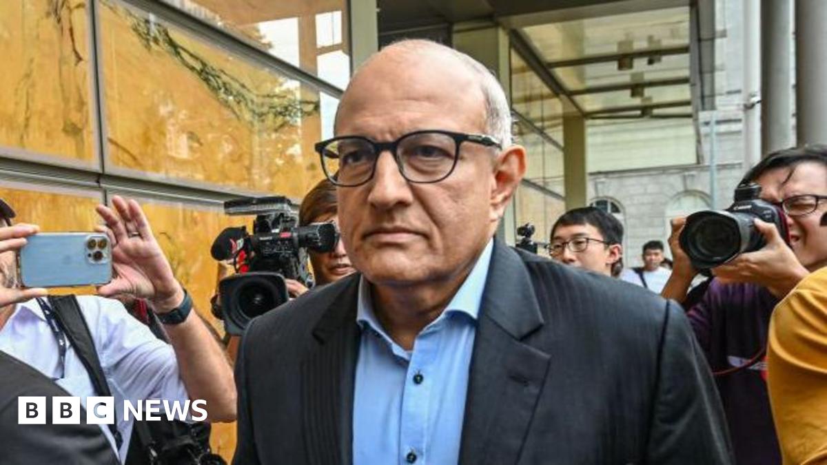 Singapore ex-minister gets prison for taking gifts - BBC News