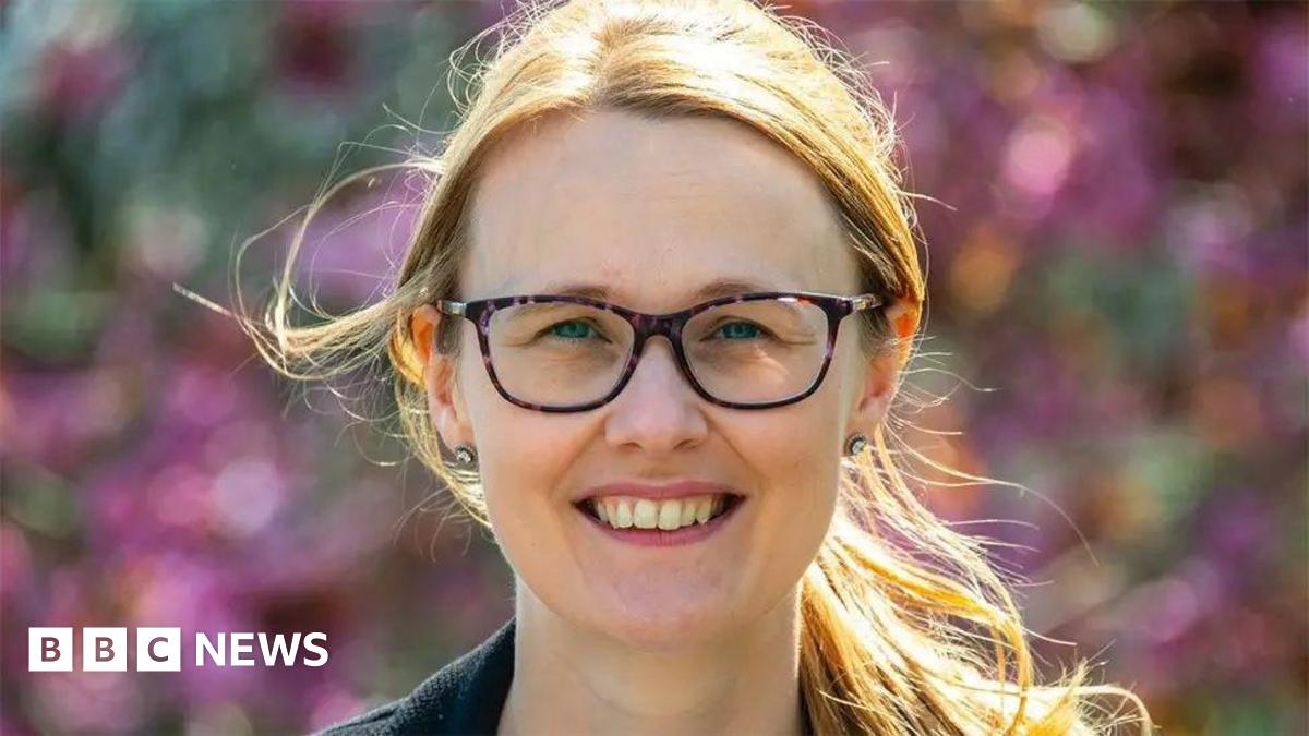 Lancashire: Elected mayor system broken and bad for women - MP - BBC News