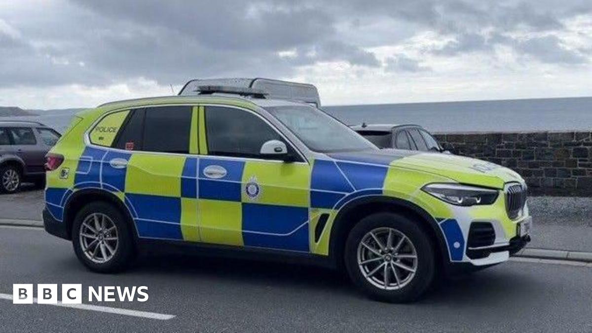 Guernsey Police to do spot checks during road safety week - BBC News