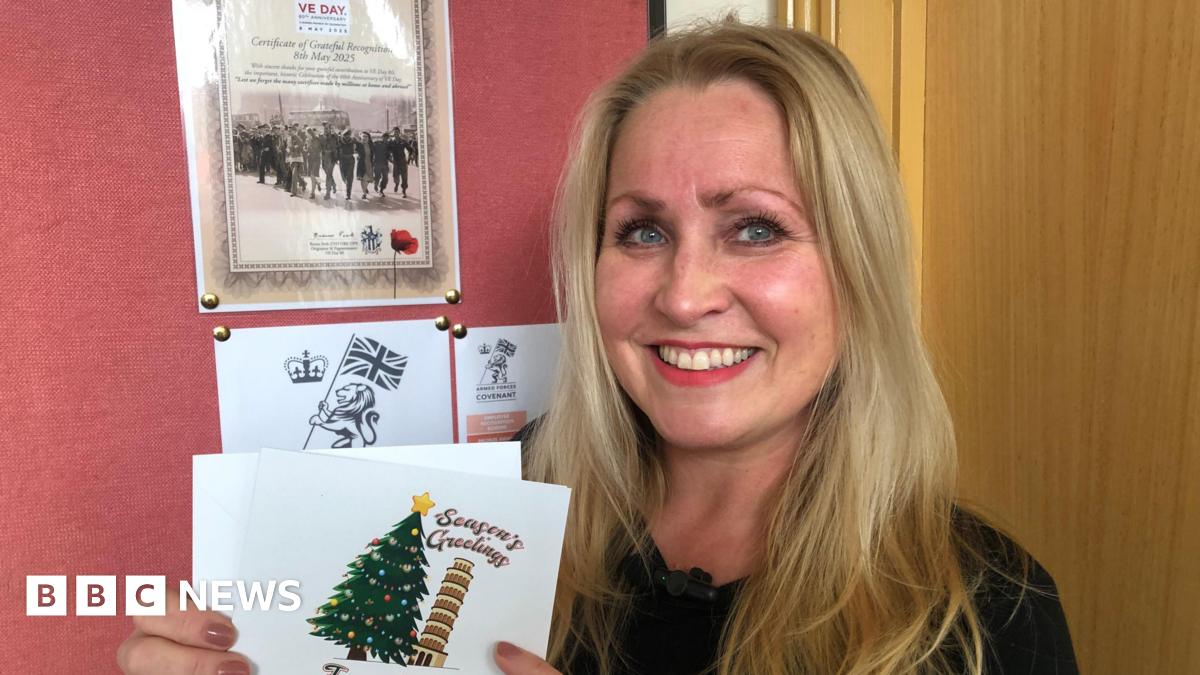 The town of March's quest for another wonky Christmas tree - BBC News