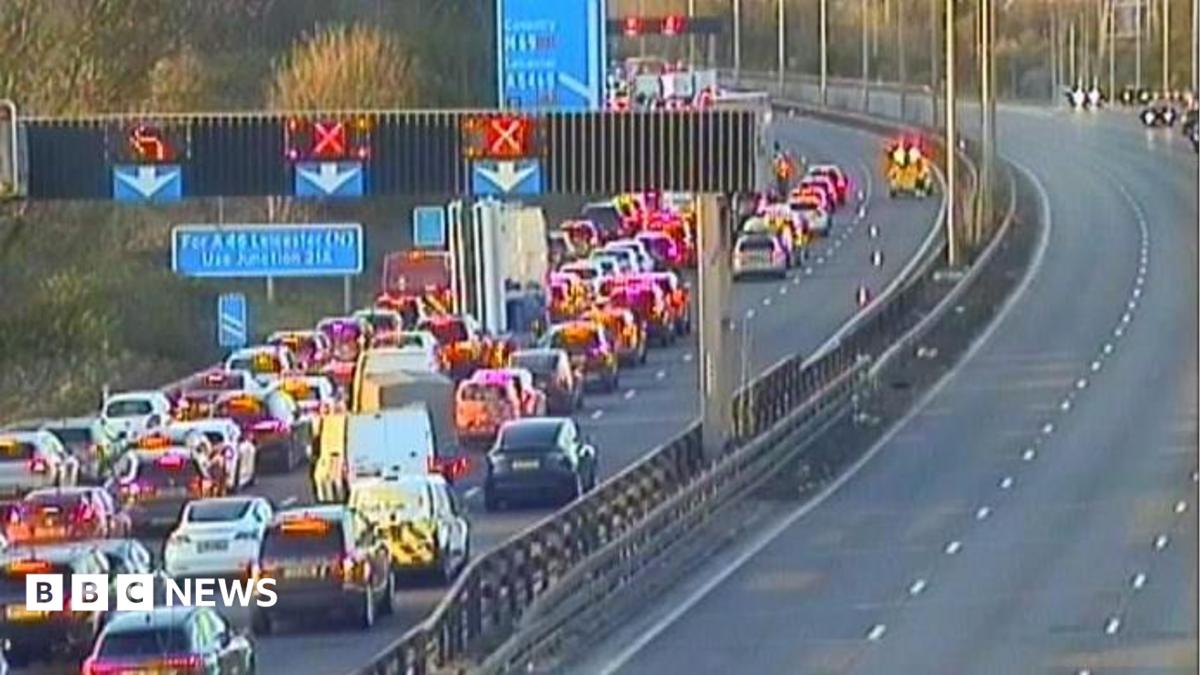 M1 reopens after police incident between junctions 21 and 21a in ...