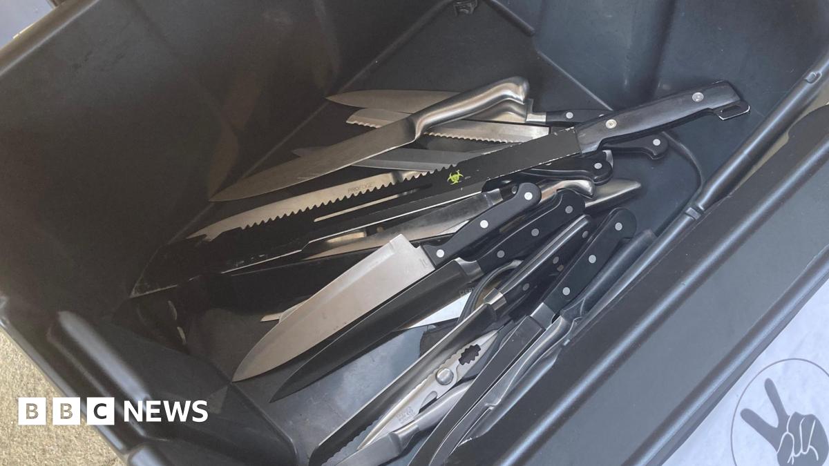 Eight in 10 teen homicide victims killed with a blade, ONS says - BBC News