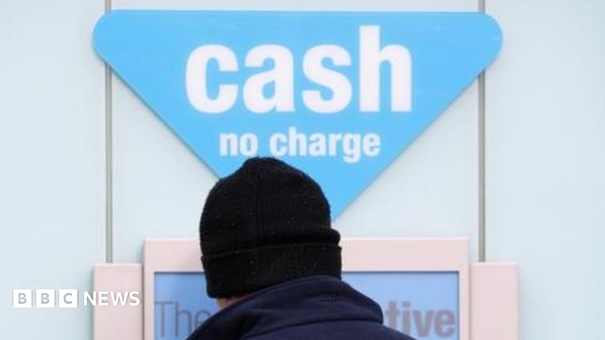 Free cash machine network under scrutiny - BBC News