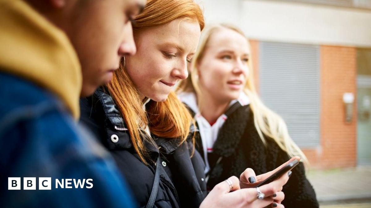 Instagram gives parents more control over teen accounts - BBC News