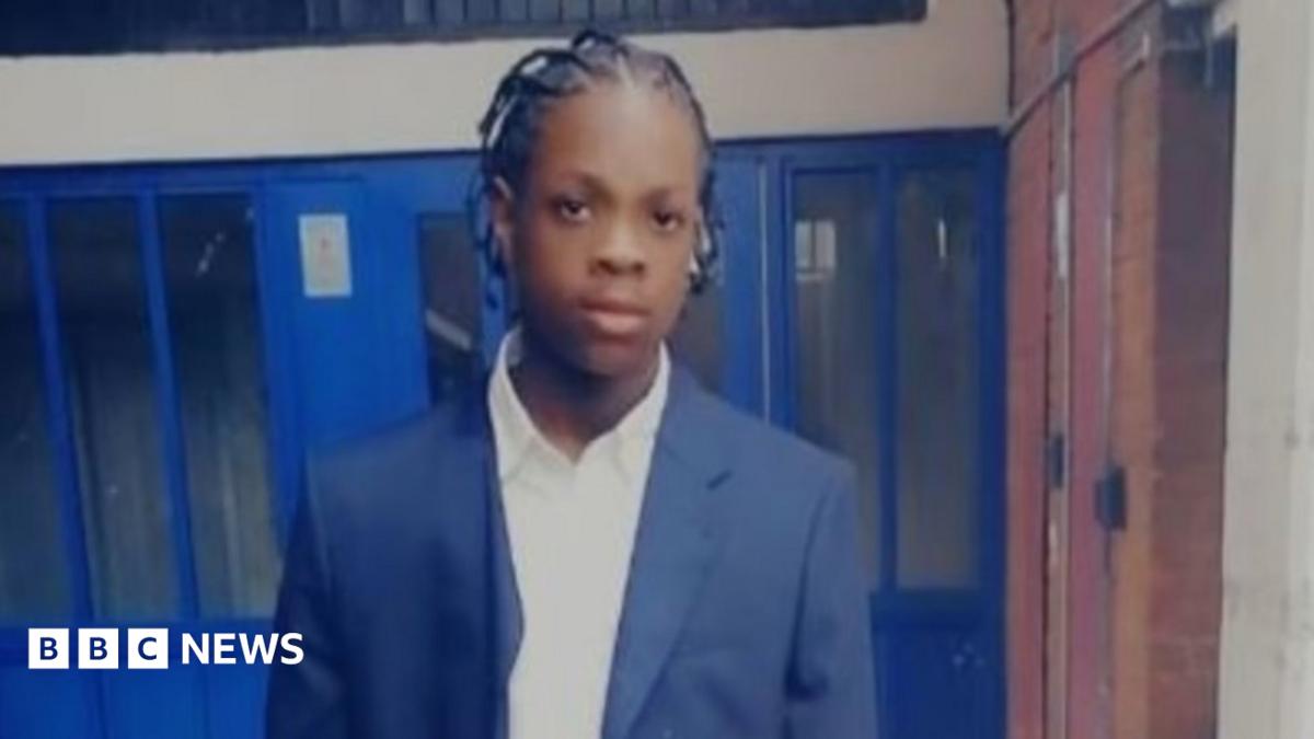 Tottenham shooting: Two charged with murder of teenager - BBC News