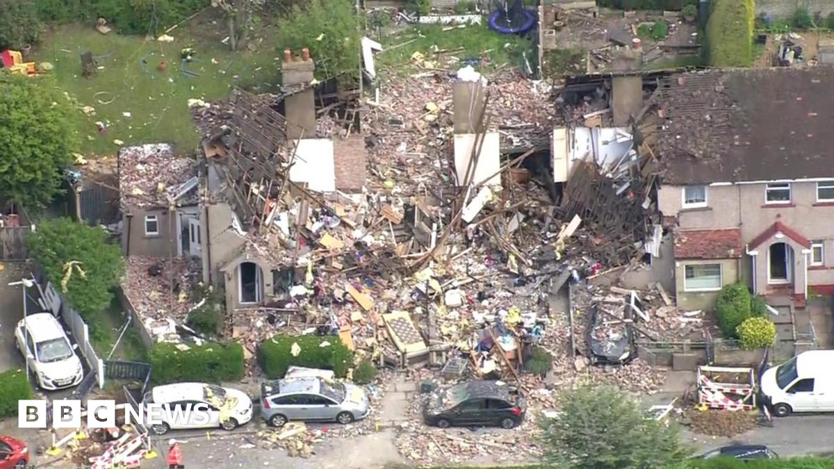 Heysham gas blast residents angry at repair delays - BBC News