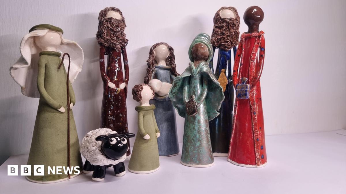 Nativity exhibition brings together sets from around the world - BBC News
