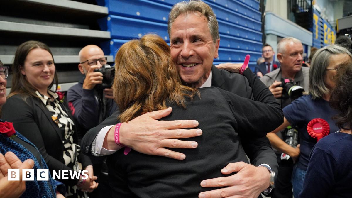 Jacob Rees-Mogg loses seat to Labour's Dan Norris - BBC News