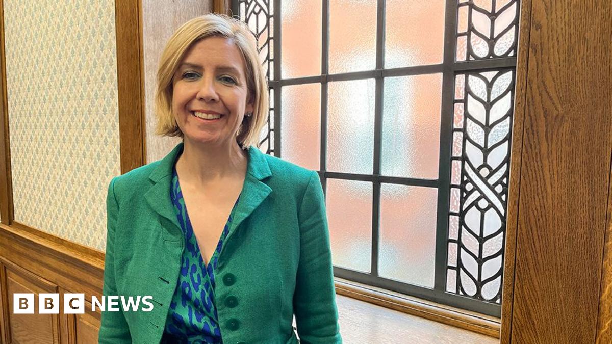 Reform's Dame Andrea Jenkyns considers scrapping English lessons - BBC News