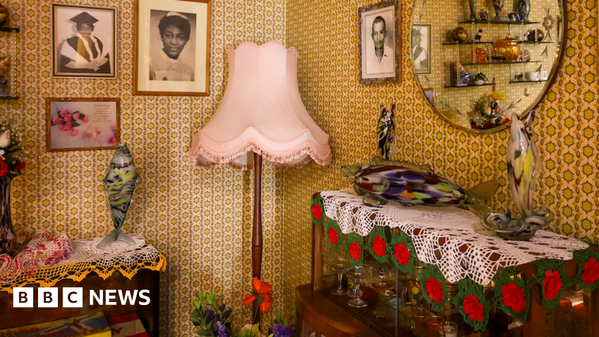 Museum of the Home: Rooms explore East End lives through the ages - BBC ...