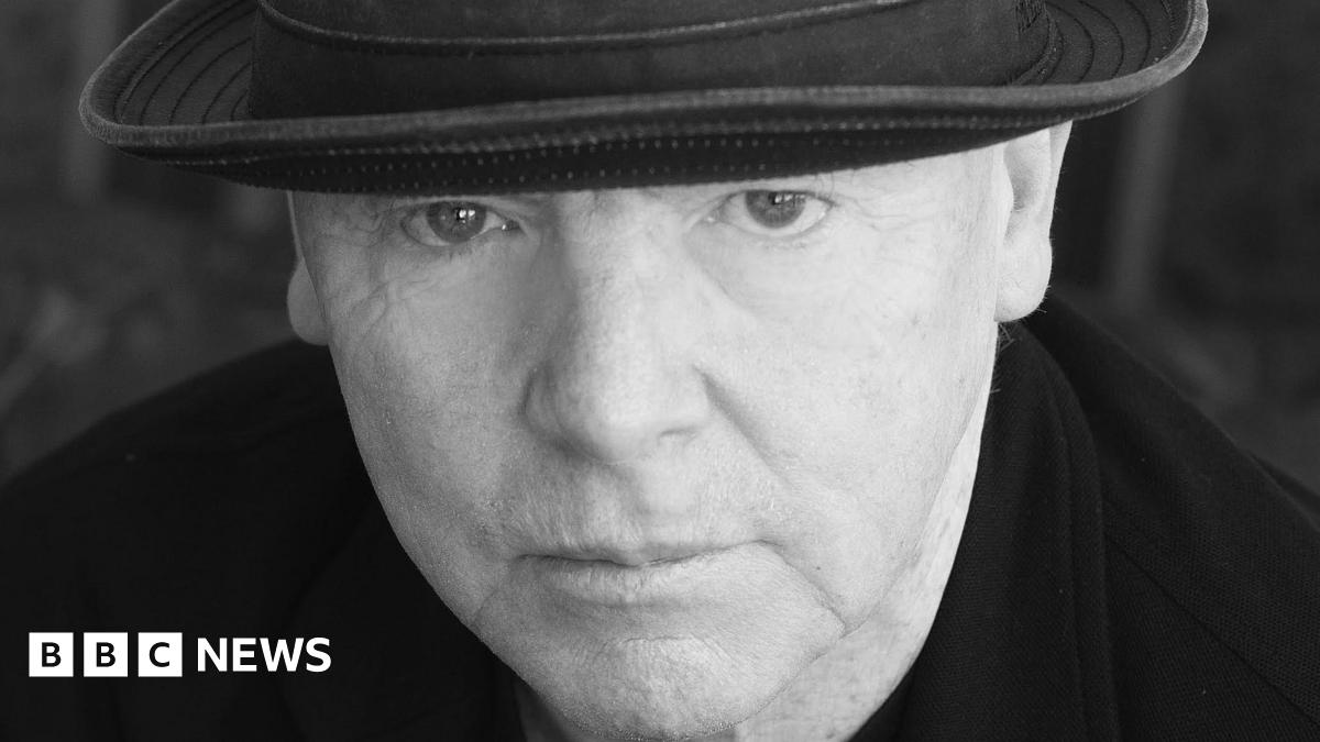 Singer-songwriter Jim Diamond dies - BBC News