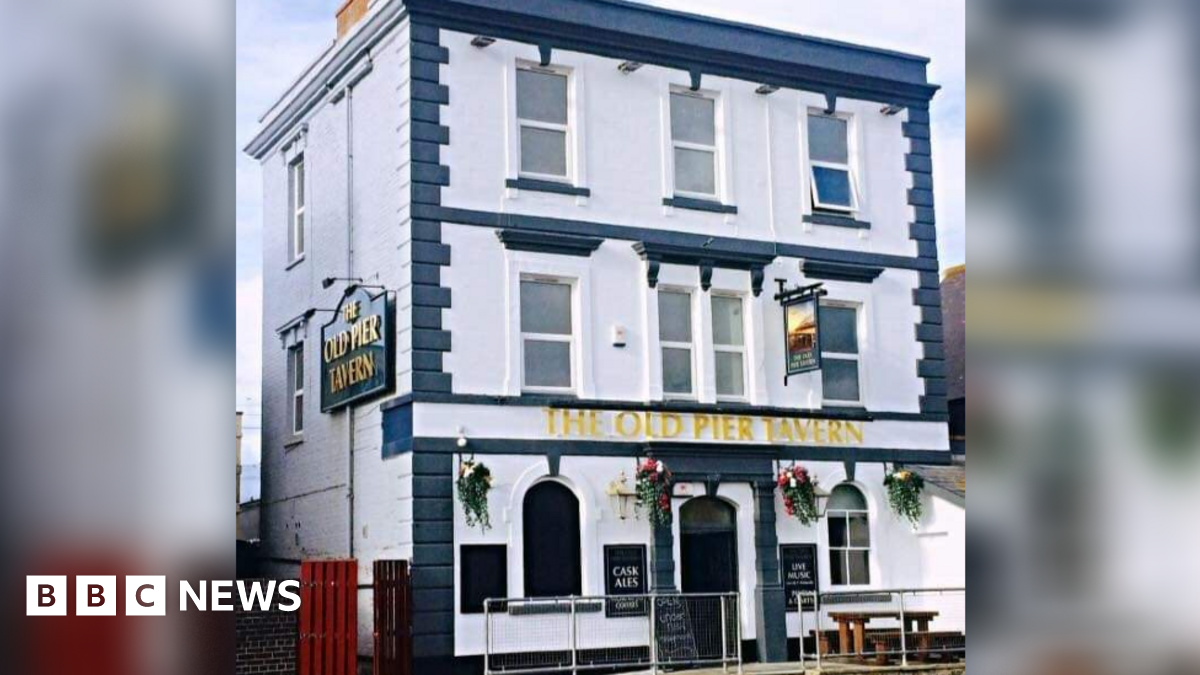 Old Pier Tavern in Burnham-On-Sea closes permanently - BBC News