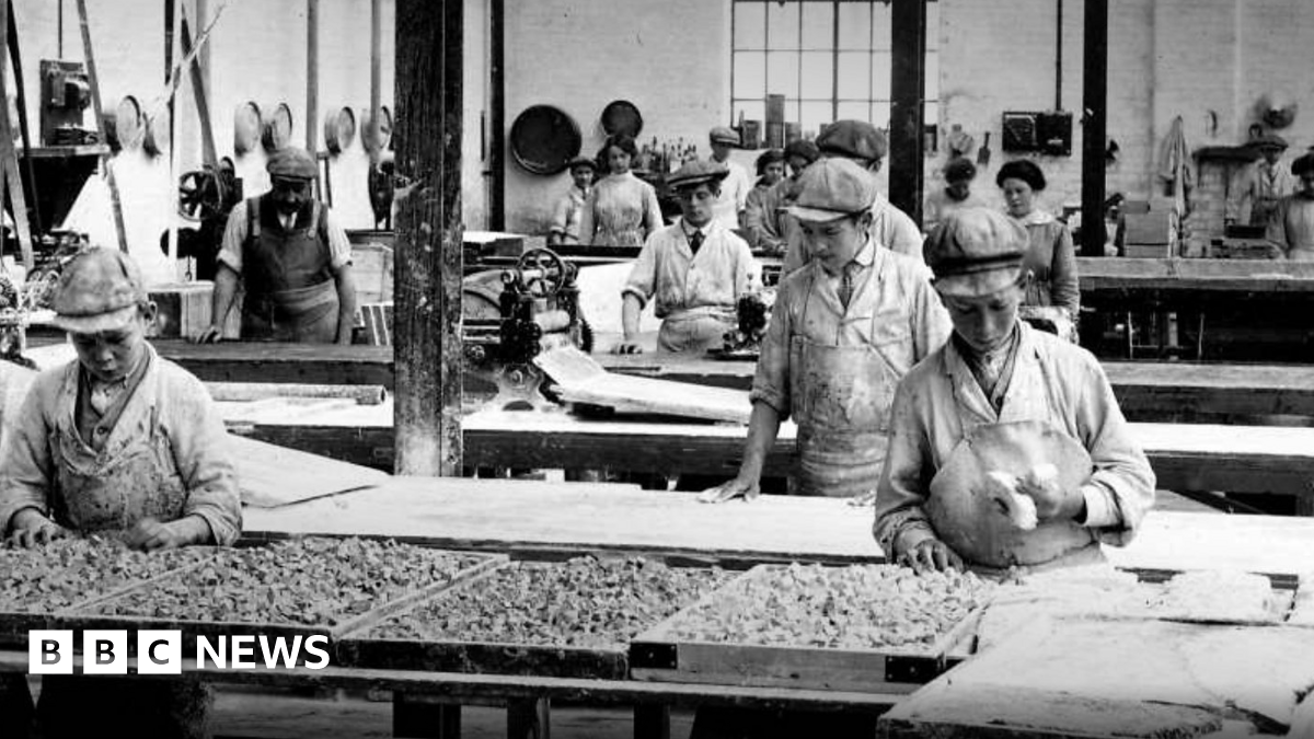 Memories of the Maidstone toffee factory that disappeared - BBC News