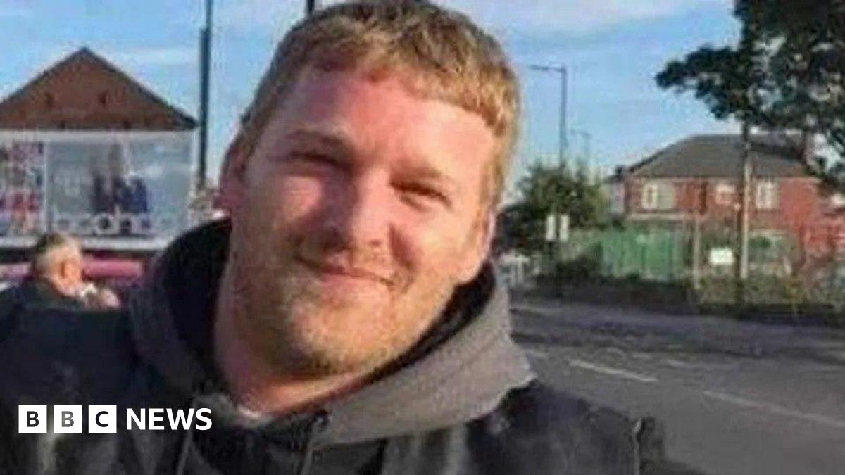 Further arrests made over death in Monk Bretton of Alan Sutton - BBC News