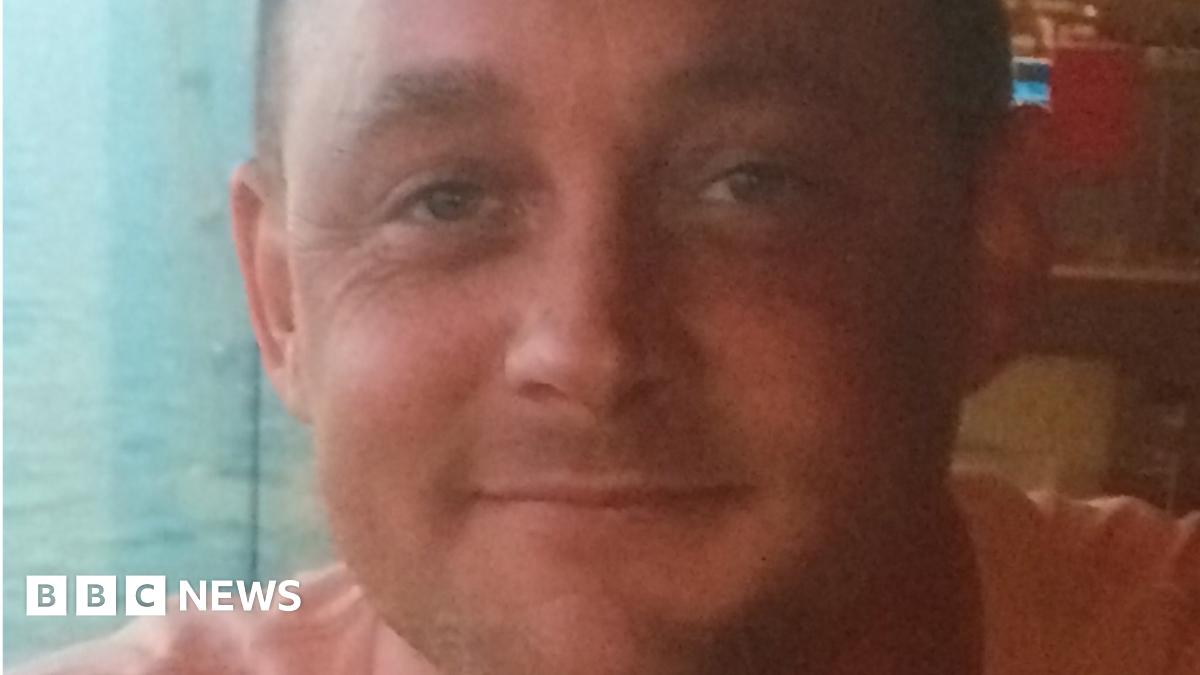 Dylan Jones' family action call to reduce suicides in men - BBC News