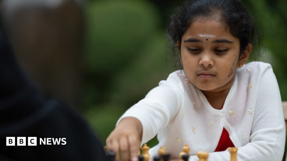 London chess prodigy, 8, wins title at European championships - BBC News
