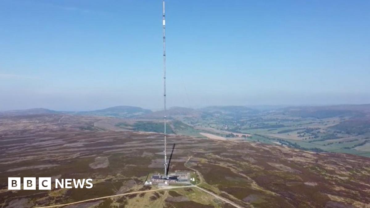 Bilsdale mast: Better planning needed before fire - Ofcom - BBC News