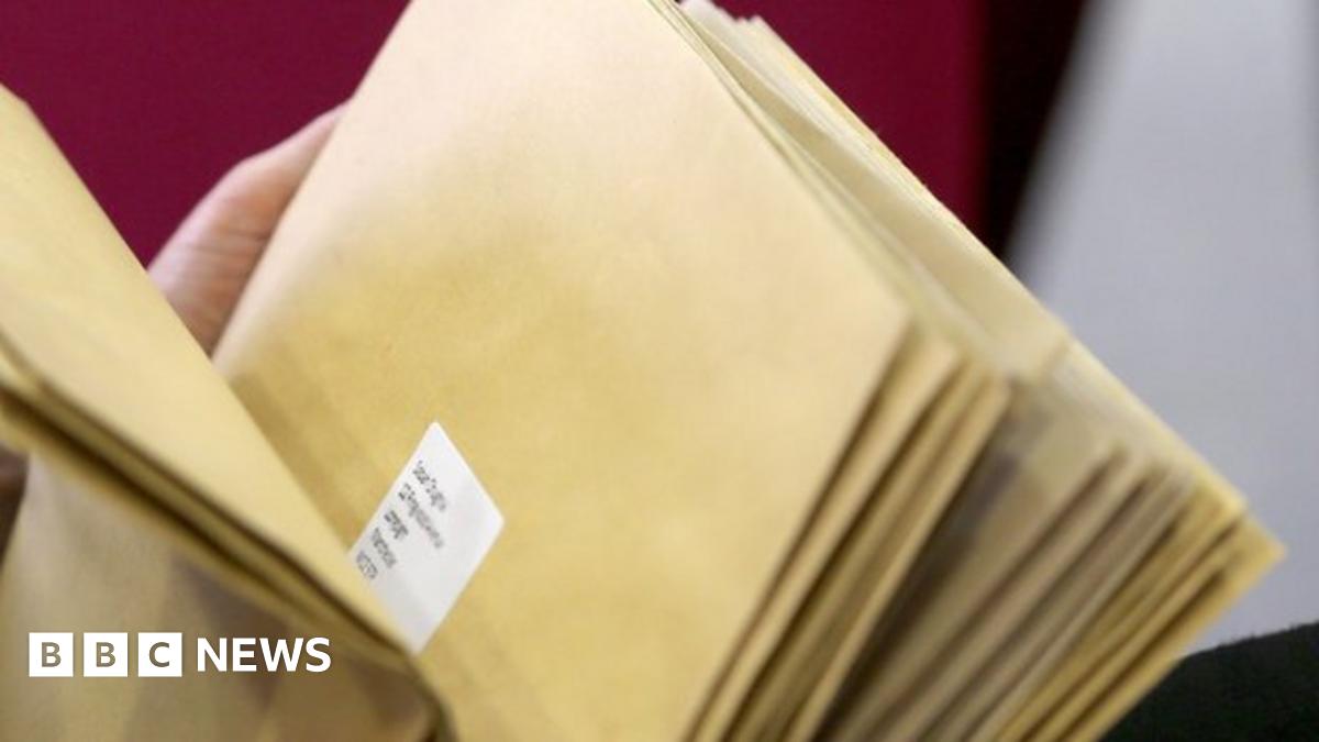 Personal data missing from Torfaen Citizens Advice bureau - BBC News