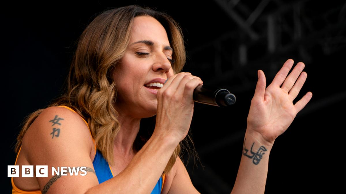 Mel C and Wolf Alice contribute to Lionesses' World Cup song - BBC News