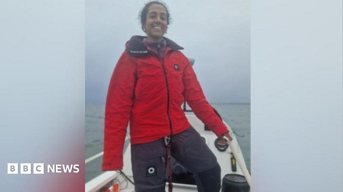 Sheffield woman completes solo row across Atlantic Ocean - BBC News