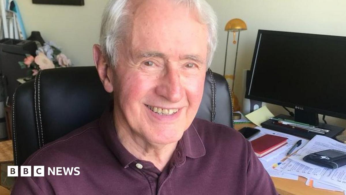 Man, 88, who died after fall 'let down' by NHS - BBC News