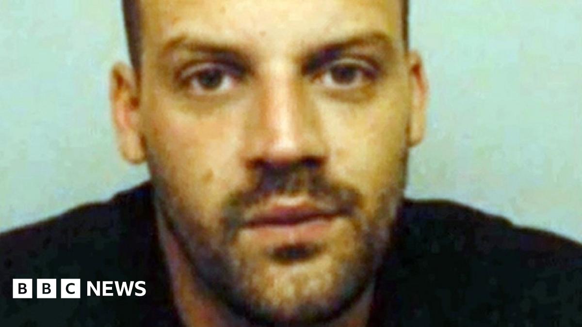 Internet drug baron ordered to repay £900,000 - BBC News