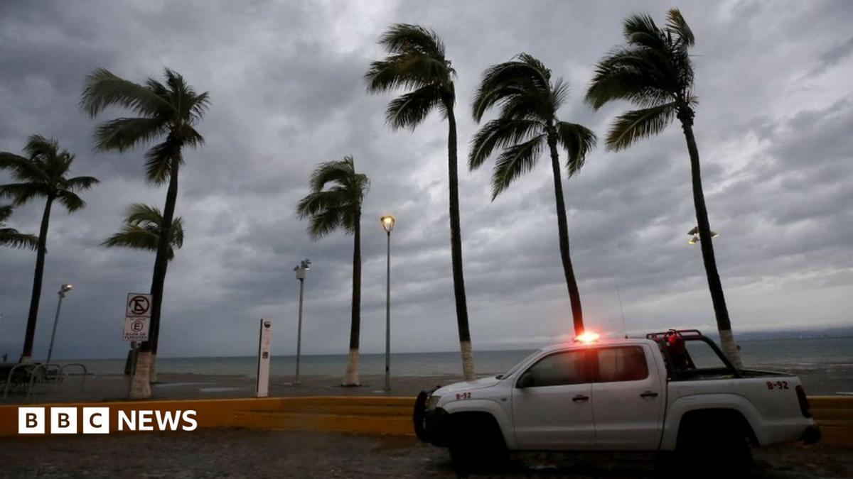 'Extremely dangerous' Hurricane Lidia hits Mexico's Pacific coast - BBC ...
