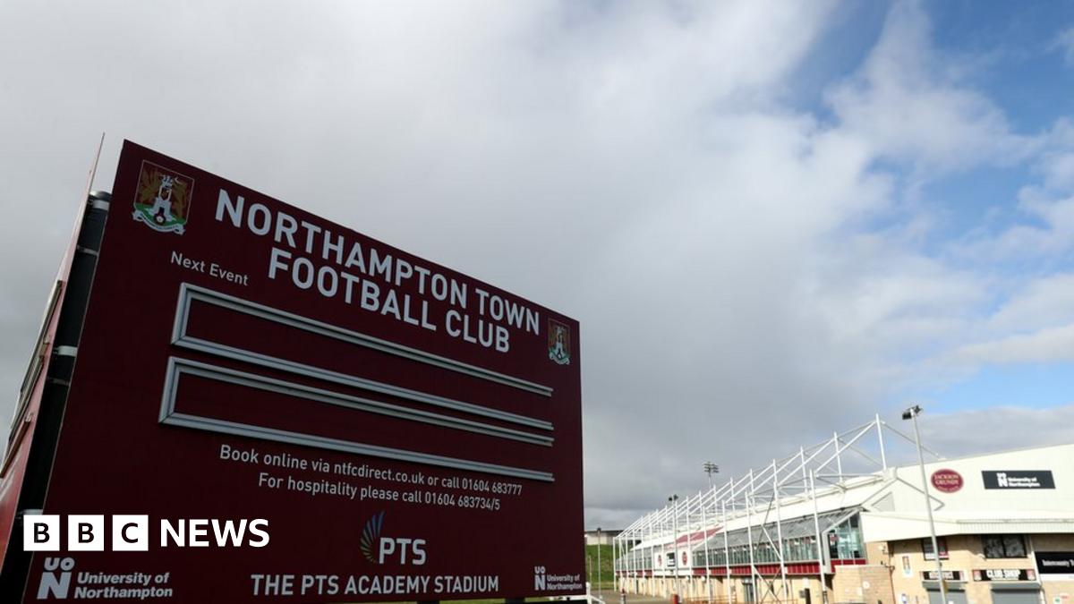 Northampton Town stand loan: £500k deal 'close' - BBC News