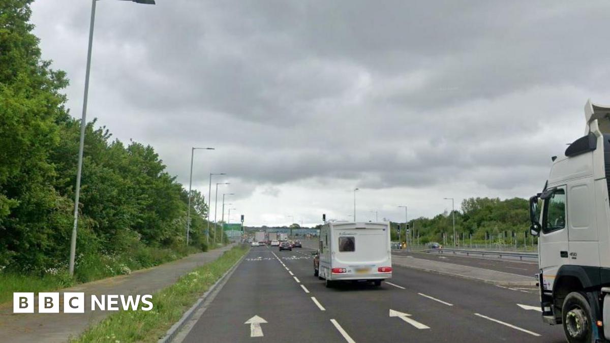 Kent Police appeal as biker dies in Ashford crash - BBC News