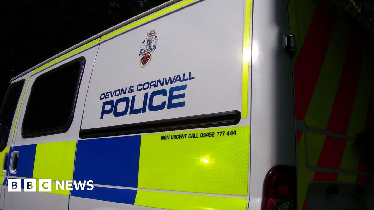 Motorcyclist dies after crash near Totnes - BBC News