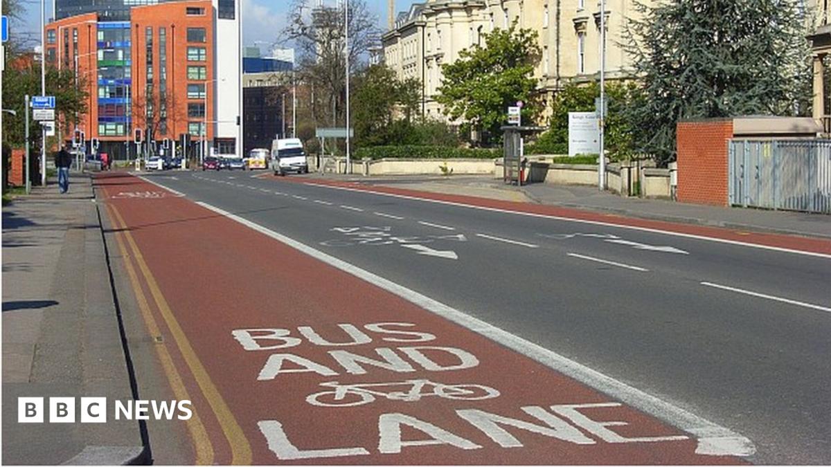Reading bus lane taxi access plan consultation launches - BBC News