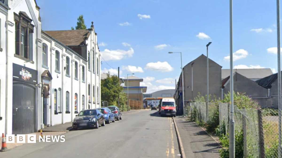 Attempted murder charge after three women shot in Wolverhampton - BBC News
